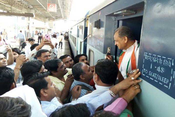 धौलपुर उपचुनाव सरकारी मशीनरी का दुरुपयोग कर रही है भाजपा-गहलोत