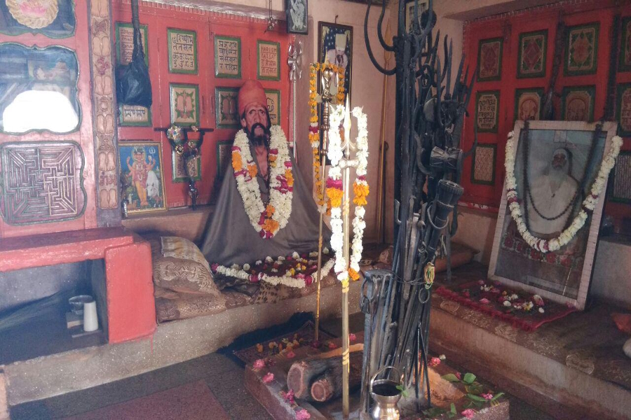 मानस की चौपाइयों से गूंजा सिद्धनाथ धाम, नेपाली बाबा की 29 वीं बरसी ...