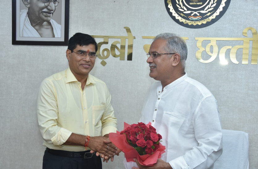 आरपी मंडल ने 18 साल पहले जिनसे कलेक्टर का चार्ज लिया, उन्हीं से मुख्य ...