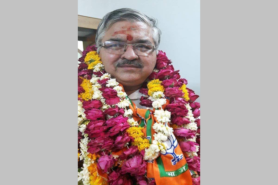 देवेन्द्र जोशी तीसरी बार बने भाजपा के जिलाध्यक्ष, जानिए बाकी जिलों में ...