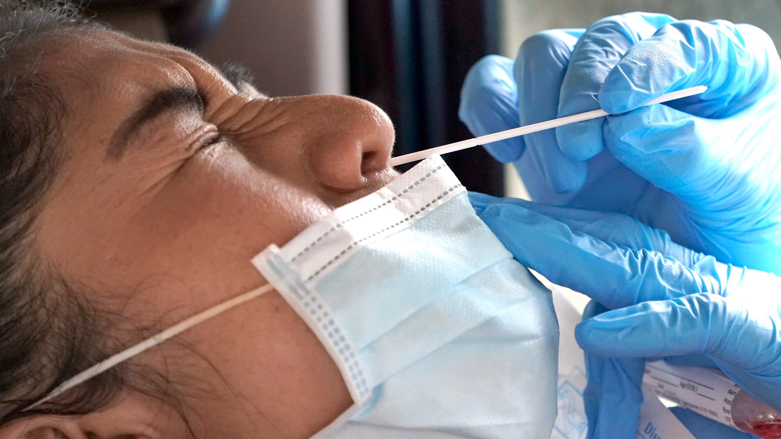 ऑनलाइन सामान के साथ महिला के घर पहुंचा कोरोना, पैकेट से निकला COVID-19 ...