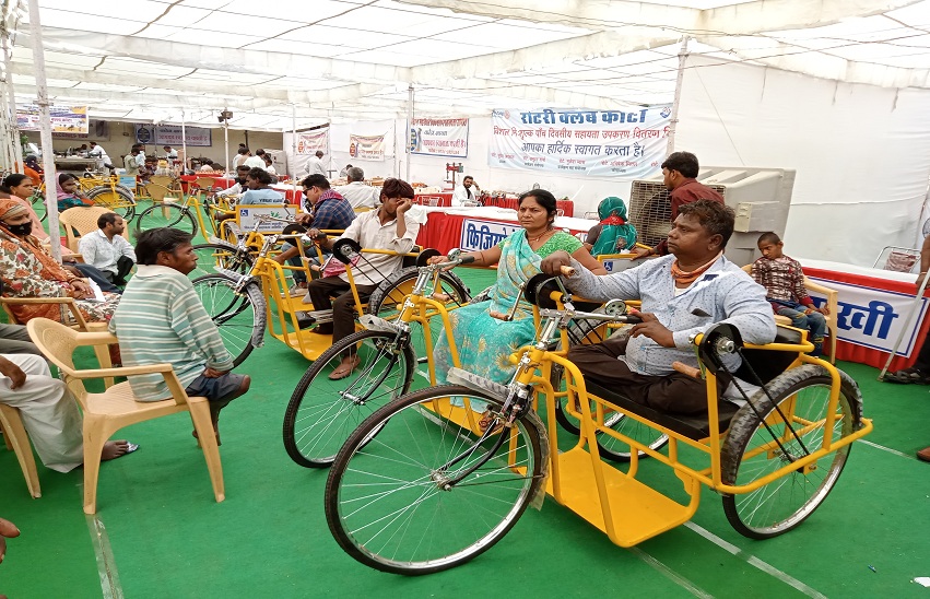Divyang help camp : जिंदगी का सफर अब हुआ सुहाना… किसी को मिला हाथ, किसी ...