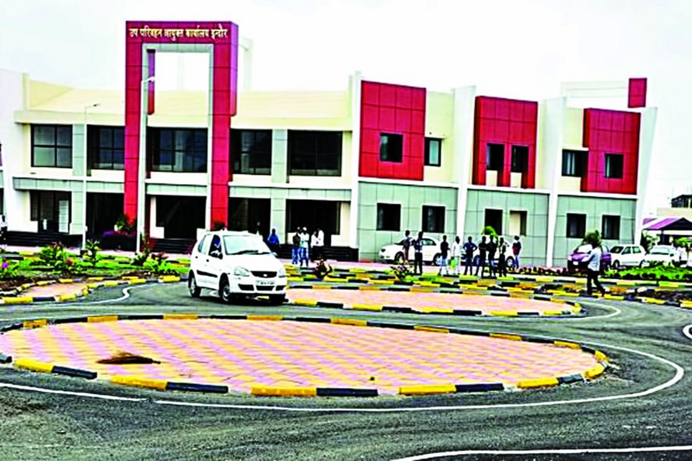 लाइसेंस के बाद वाहन रजिस्ट्रेशन कार्ड का टोटा | RTO office | Patrika News