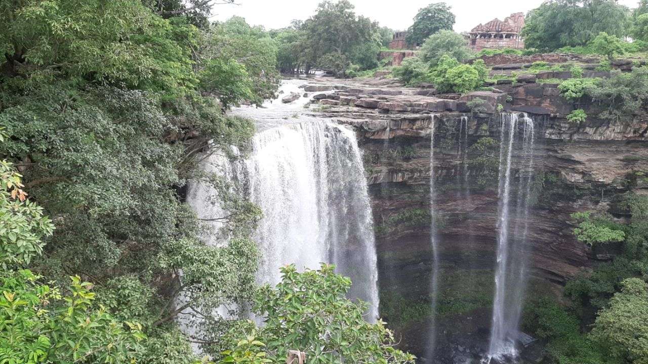 Menal Waterfall : मेनाल जाएं तो अपनी सुरक्षा खुद ही करें, क्योंकि यहां ...