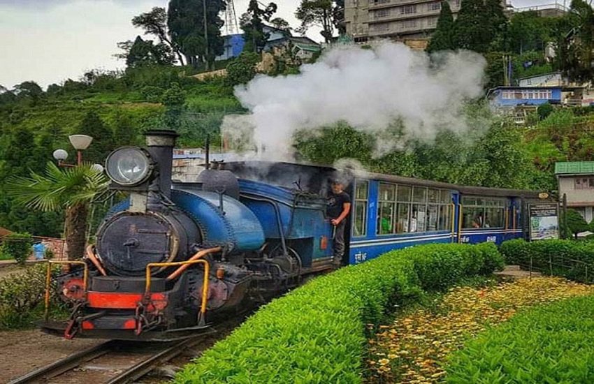 WEST BENGAL TOY TRAIN-दार्जिलिंग-घूम के बीच शुरू होगी 4 और ट्वाय ट्रेन ...