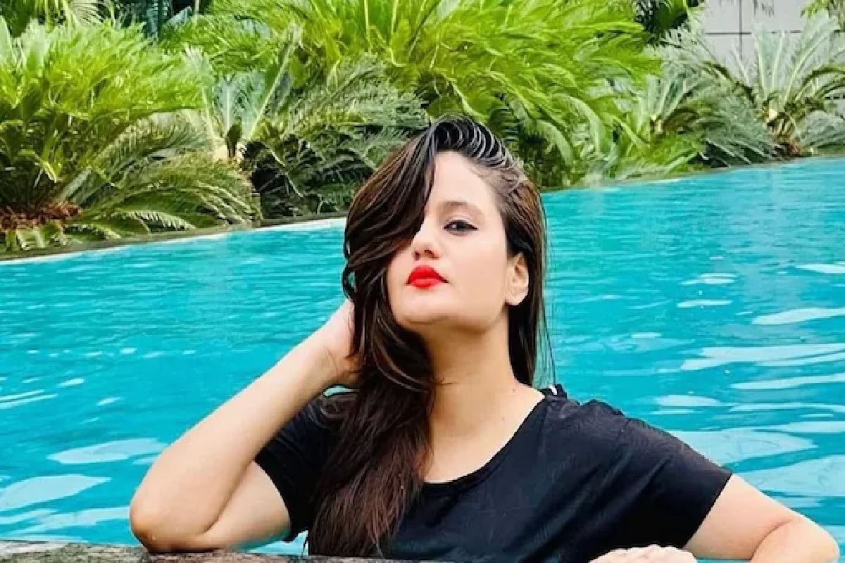हुस्न के जाल में फंसाकर बिजनेसमैन से 80 लाख की वसूली करने वाली यूट्यूबर ...