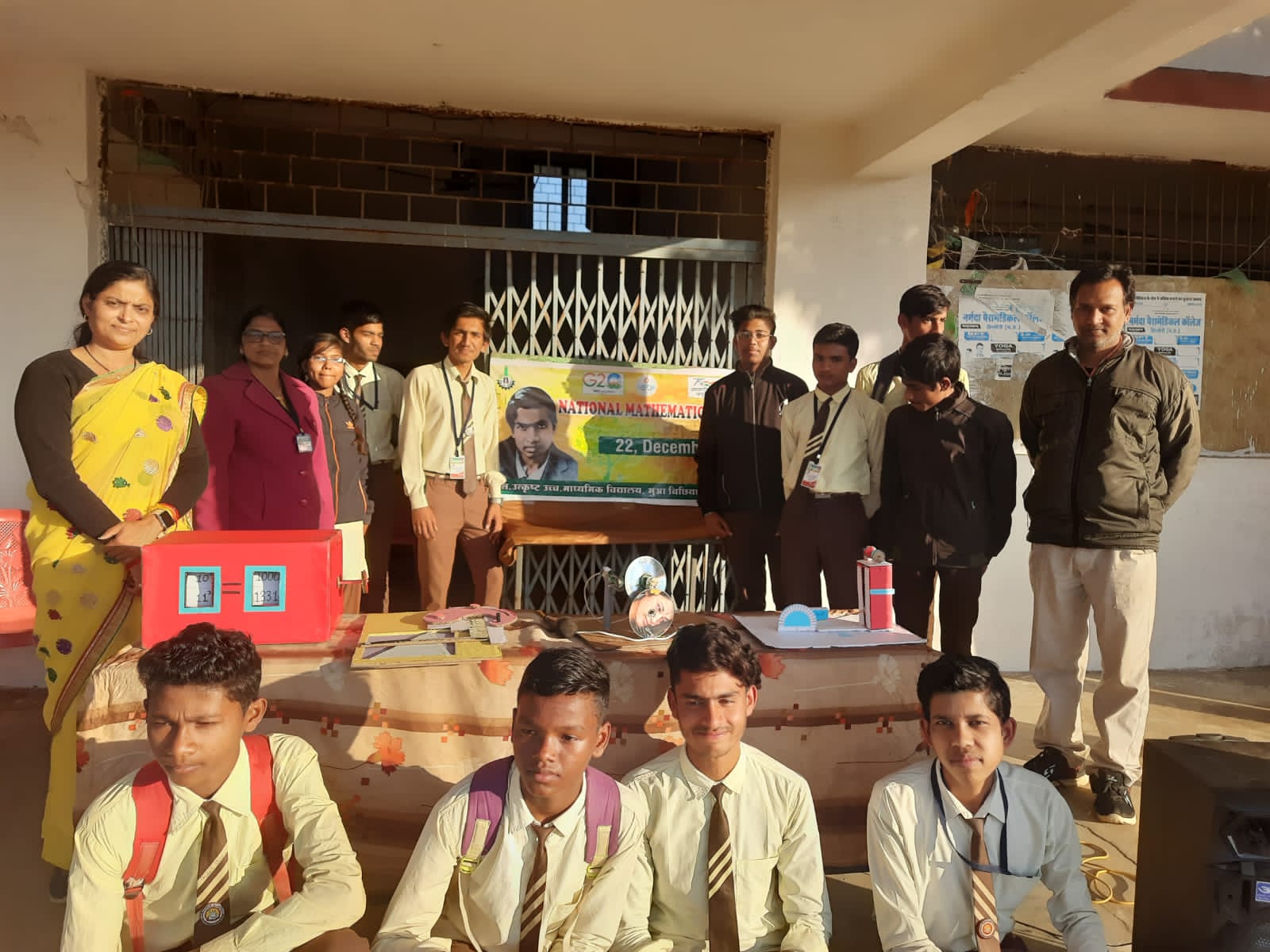 छात्रों ने गणतीय प्रमेय से संबंधित प्रादर्श प्रस्तुत किए | Students ...