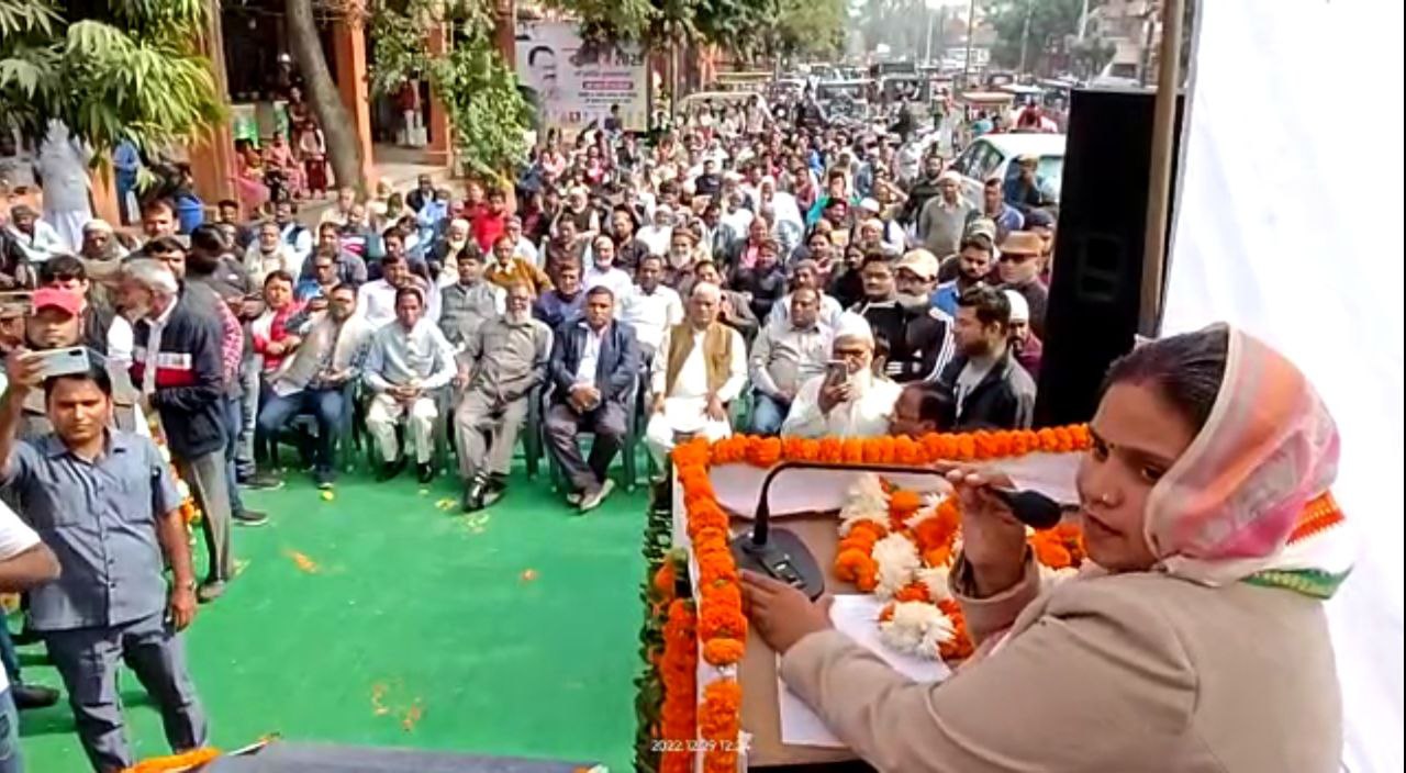 दौसा के सिकंदरा में जयपुर नगर निगम हेरिटेज मेयर मुनेश गुर्जर के भाषण पर ...