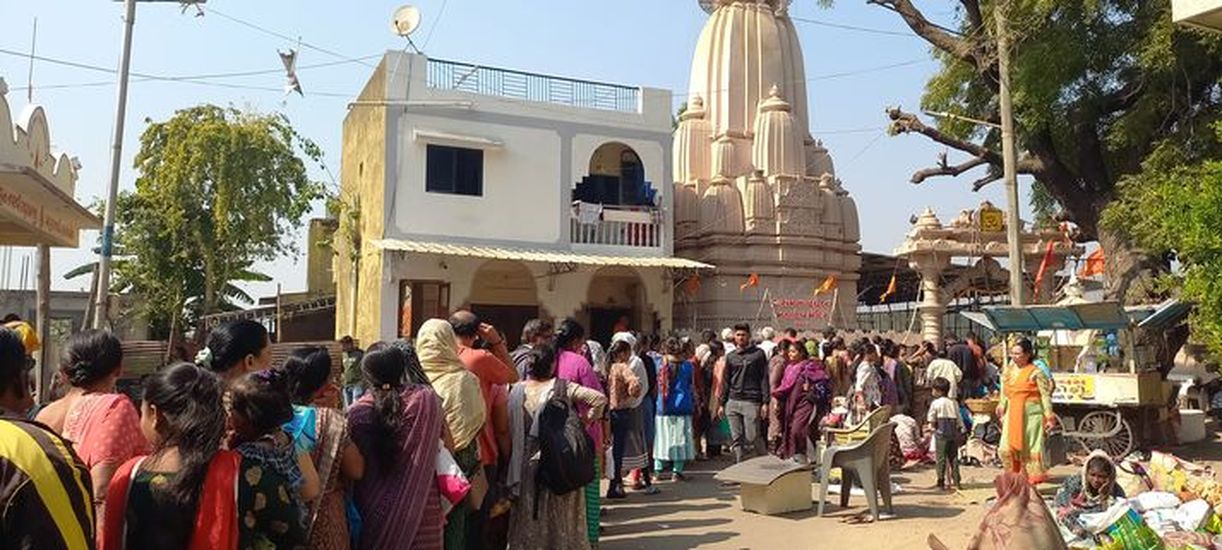 SURAT VIDEO: महादेवजी को चढ़ाए मन्नत के केकड़े | Patrika News