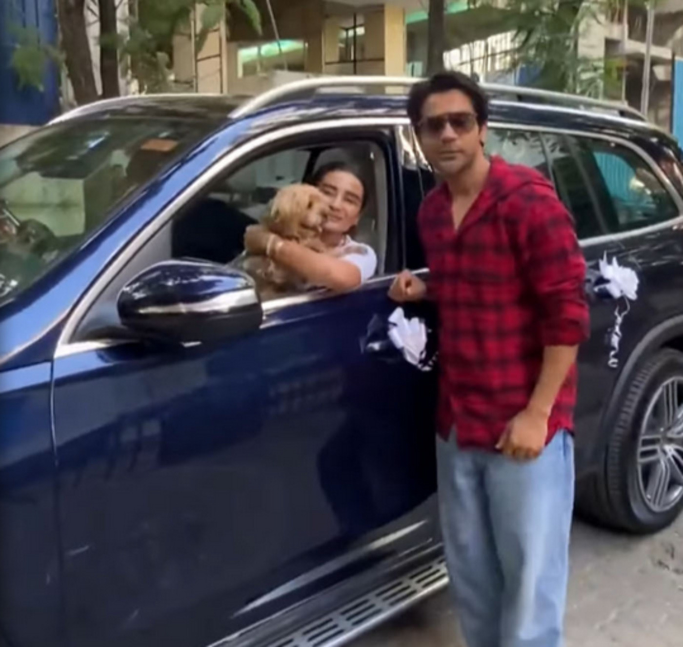 बॉलीवुड एक्टर राजकुमार राव ने खरीदी 1.19 करोड़ की लग्ज़री कार, जानिए ...