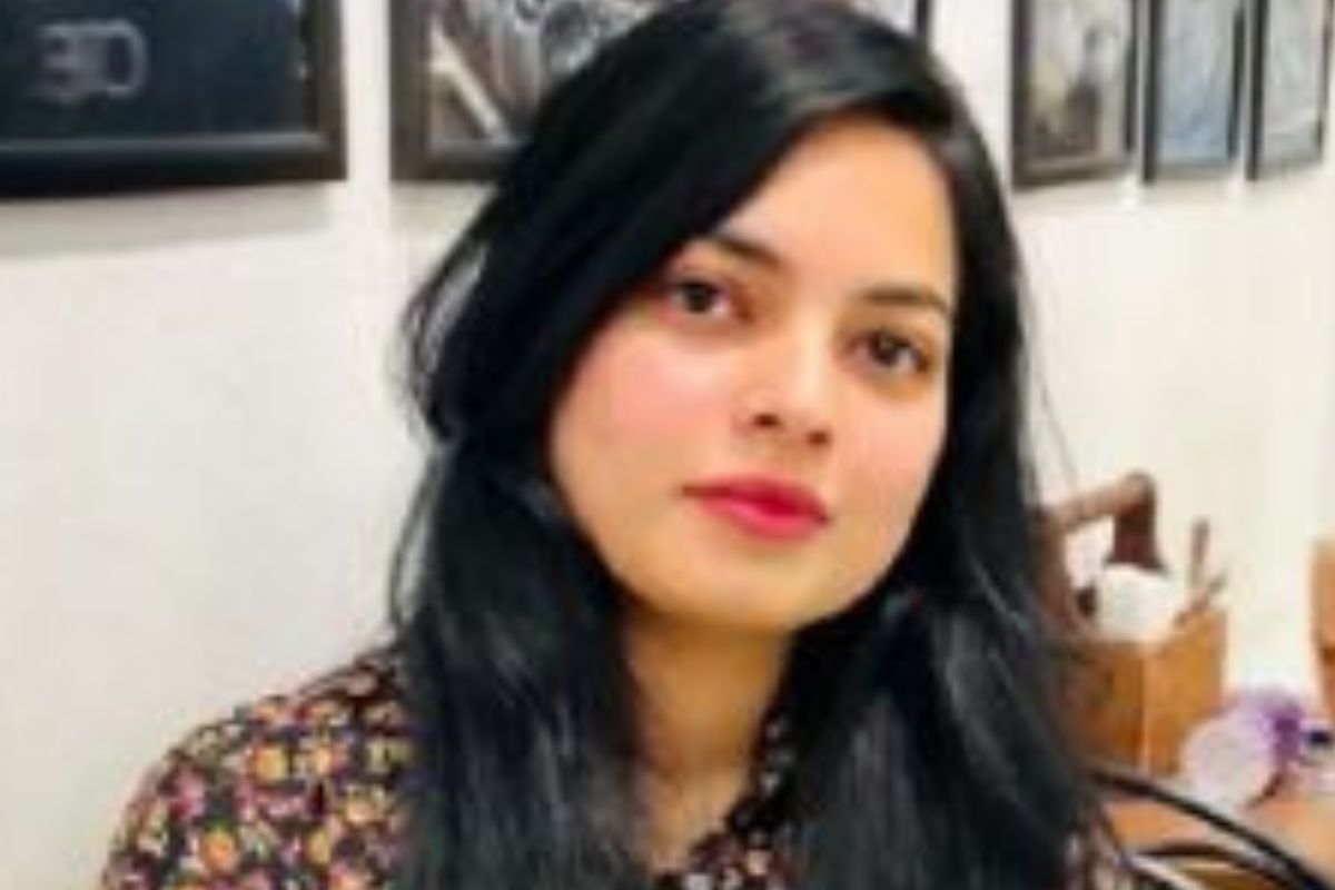 UPPSC success Story: 8 साल पहले पिता ‌की कोर्ट में हो गई थी हत्या, अब ...