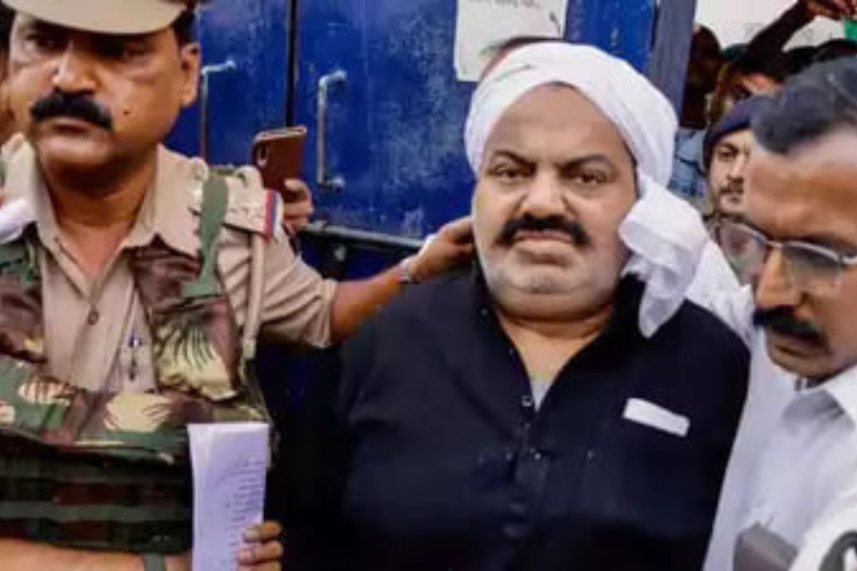 Atiq Ahmed: यूपी में अतीक अहमद की एंट्री होते ही बड़ा एक्शन, प्रयागराज ...