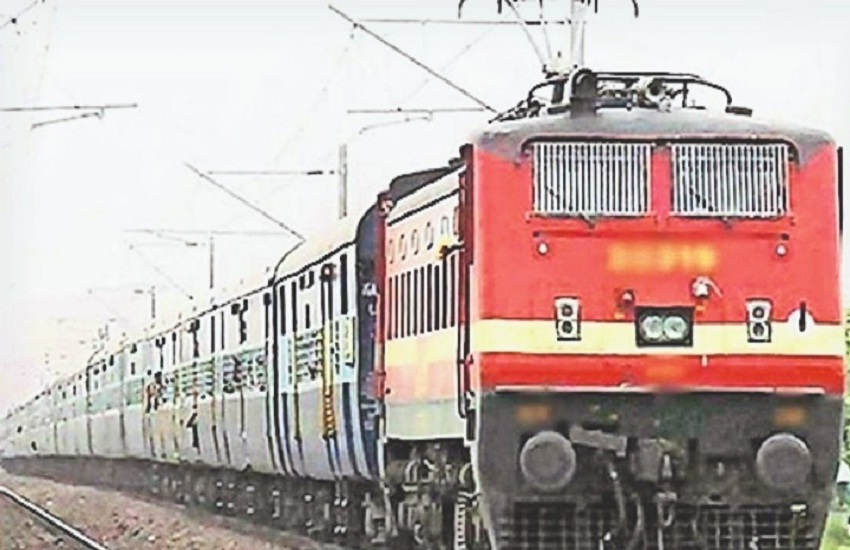 Train Alert : सभी डायवर्ट ट्रेनें रायपुर लौटीं, आज से लोकल भी चलेंगी | All diverted trains ...