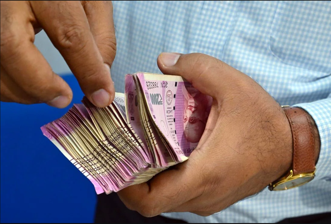 2000 Note Change News: यूपी के इन जिलों में सबसे ज्यादा जमा हुए 2 हजार ...