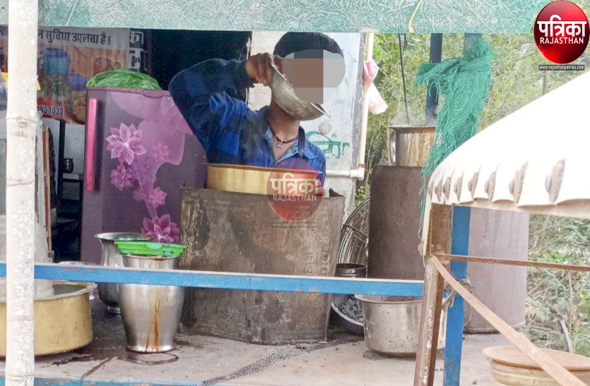 Bal Shram : यहां पढ़ने व खेलने-कूदने की उम्र में मांज रहे बर्तन ...