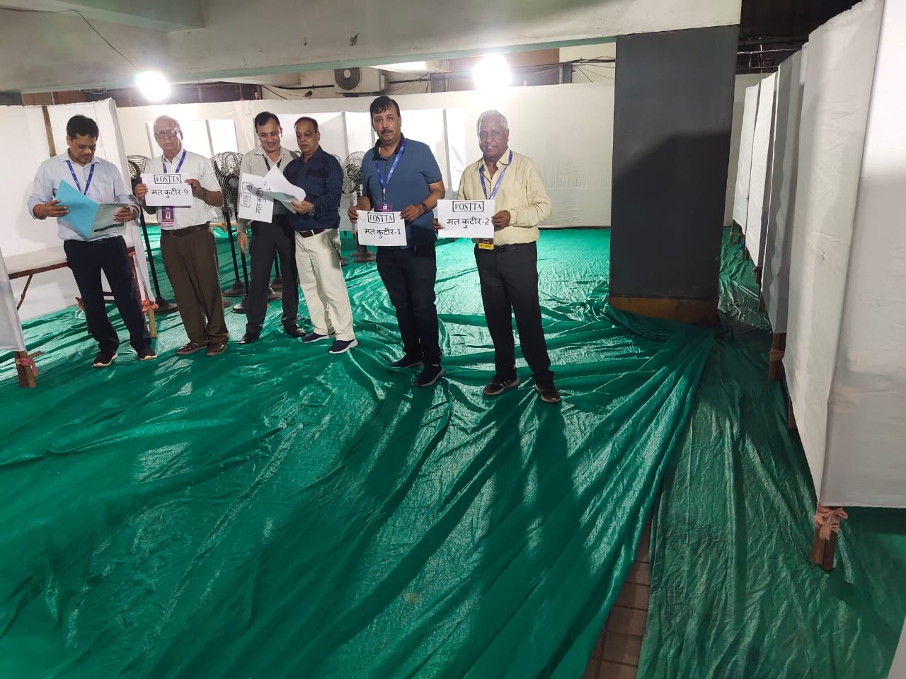 SURAT NEWS : 22 मतपेटियों में बंद होगा 55 उम्मीदवारों का भविष्य ...