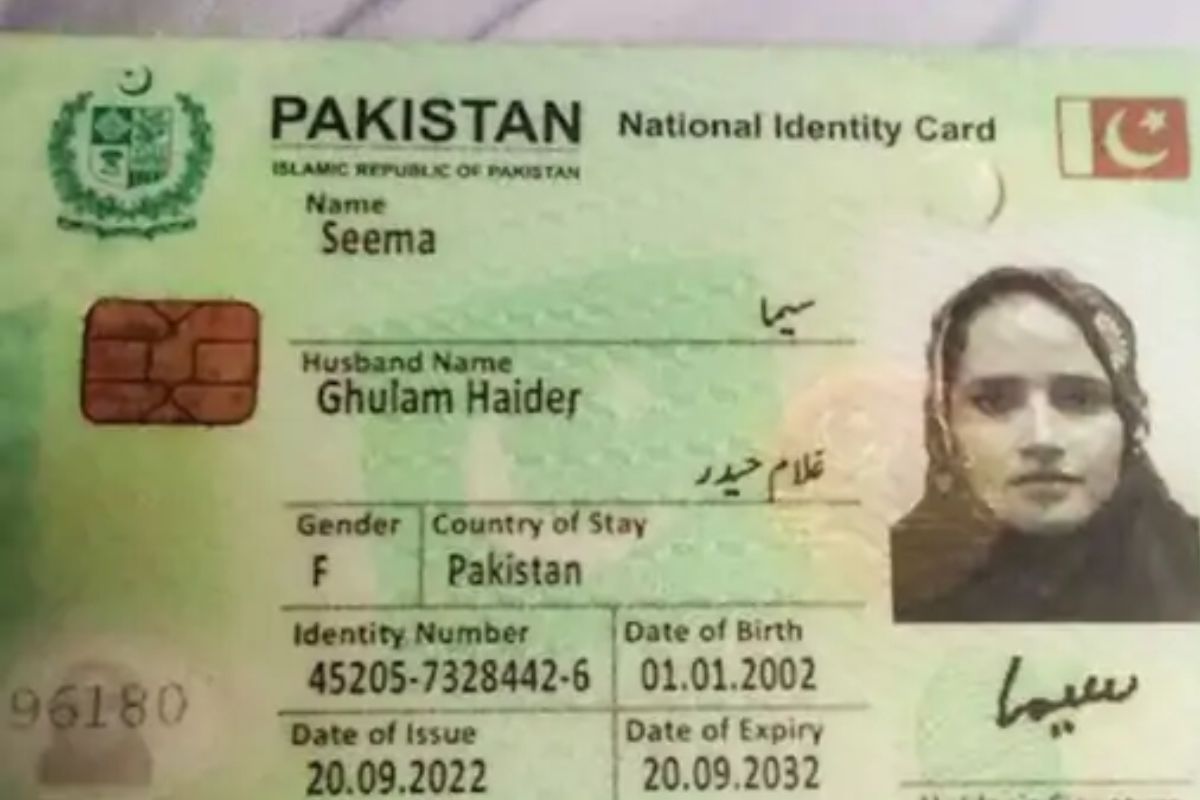 Seema Haider: ATS की पूछताछ में टूट गई सीमा हैदर, उगले कई राज, 70 हजार ... Seema Haider: ATS की पूछताछ में टूट गई सीमा हैदर, उगले कई राज, 70 हजार ...