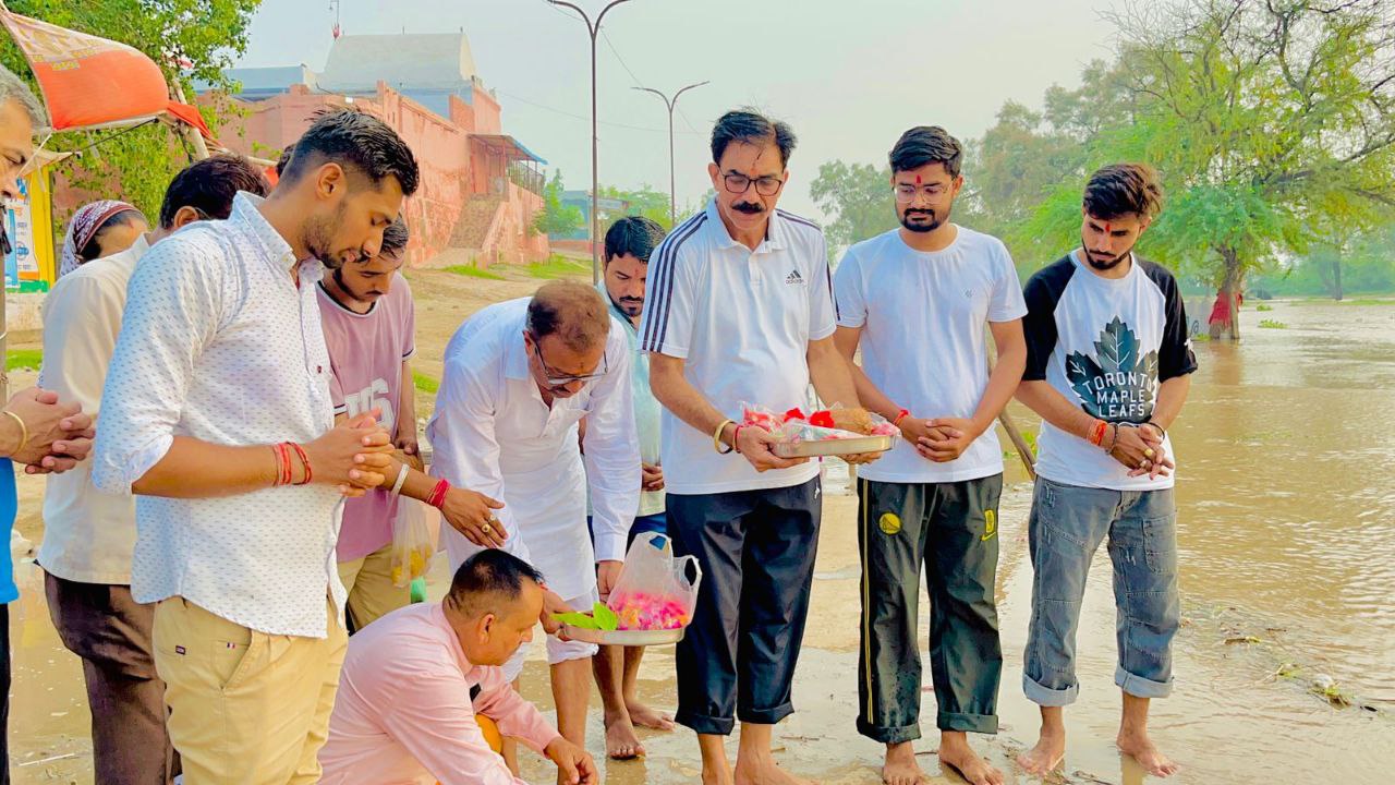 घग्घर को शांत करने के लिए नथ व शृंगार सामग्री अर्पित | To pacify ...