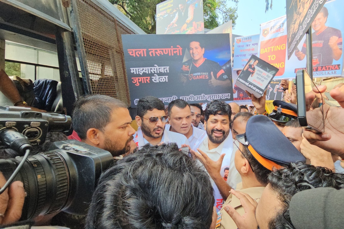 Online Game: सचिन तेंदुलकर के घर के बाहर प्रदर्शन, ‘भारत रत्न वापस करो ...