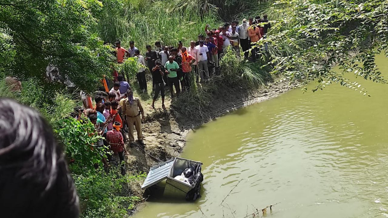 Unnao news: 15 दिन पुराना शव बक्से के अंदर नदी में मिला, सीओ ने बताया | Patrika News