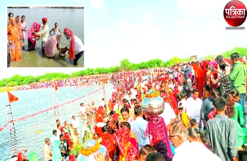 Samundra Manthan 2023 : यहां भाई ने बहन को ओढ़ाई चूंदड़ी, ग्रामीणों में ...