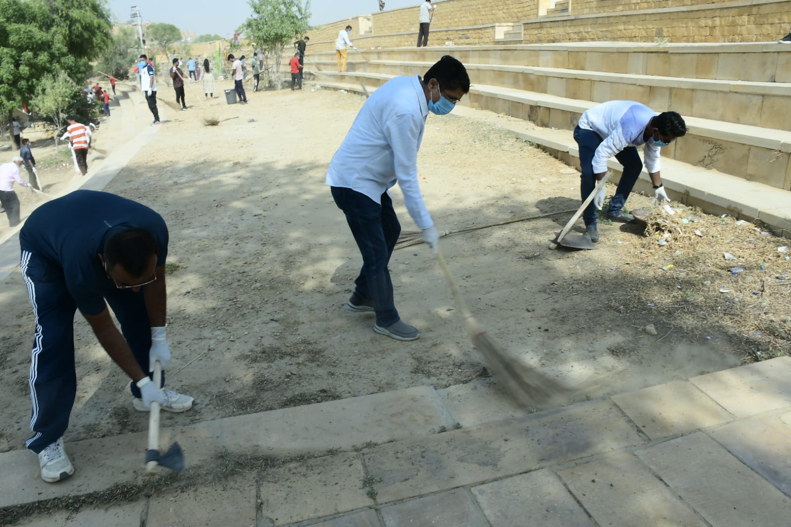 श्रमदान कर राष्ट्रपिता को दी श्रद्धांजलि, किया श्रमदान | Tribute to the ...