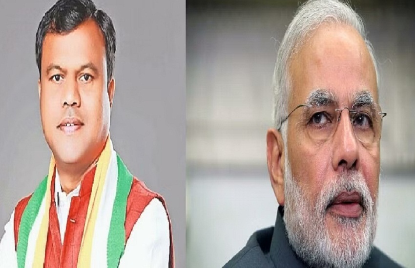 मित्रों को फायदा पहुंचाने बस्तर की जनता के साथ पीएम मोदी कर रहे धोखा ...