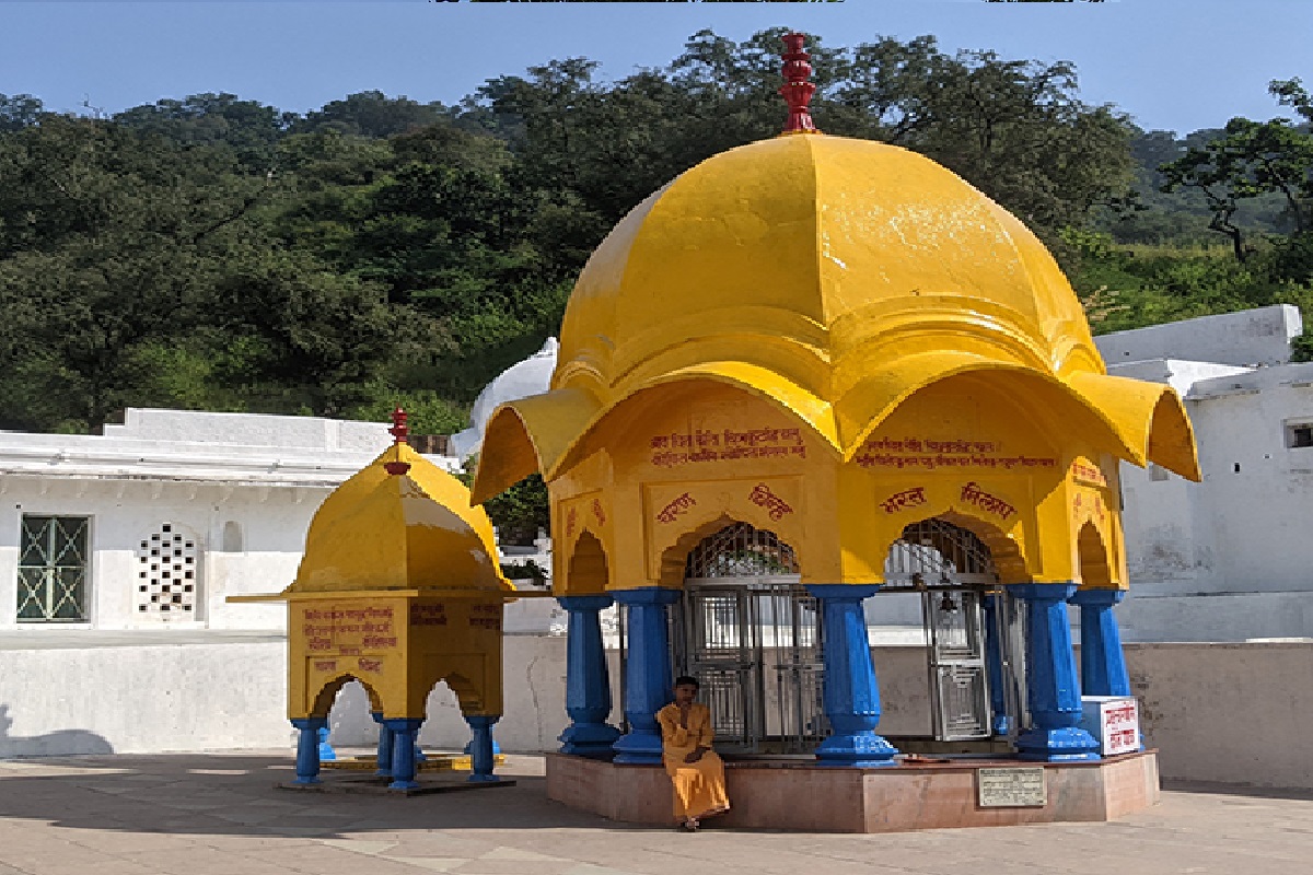 यहां के पत्थर तक देते हैं श्री राम व भरत के मिलाप का प्रमाण | Bharat ...