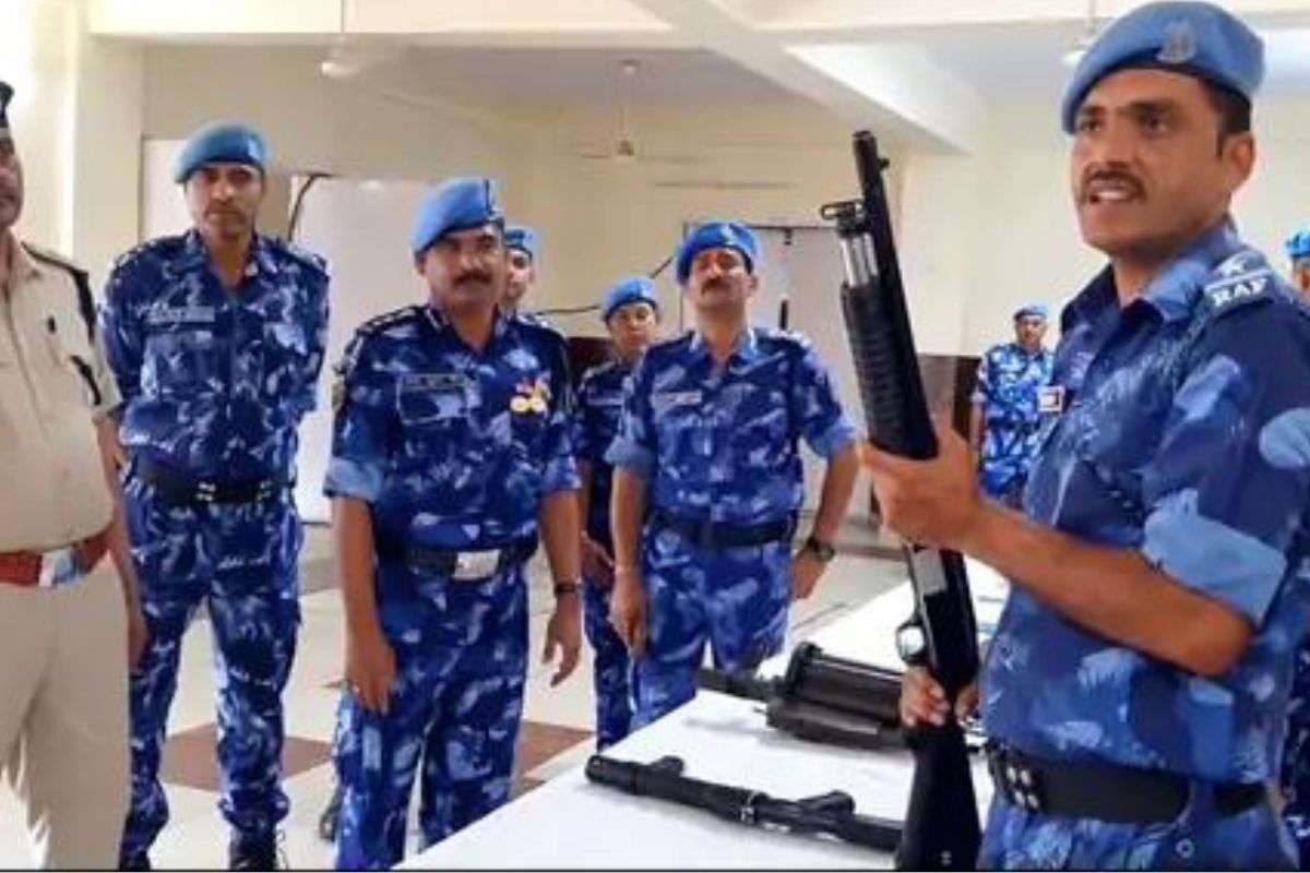 RAF डे: दंगा कंट्रोल में एक्सपर्ट, विपरीत परिस्थितियों में भीड़ ...