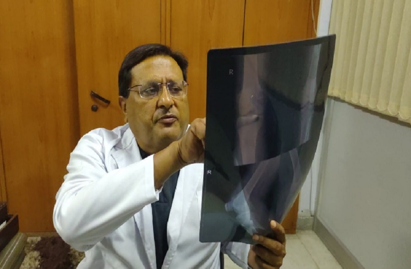 घुटनों के दर्द का है इलाज संभव, एसएमएस के डॉ संजीव बंसल ने कहा, लाइफ ...