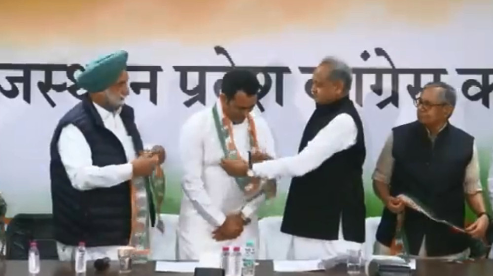 Rajasthan Election 2023: चुनाव से पहले गहलोत का बड़ा दांव, वसुंधरा खेमे ...