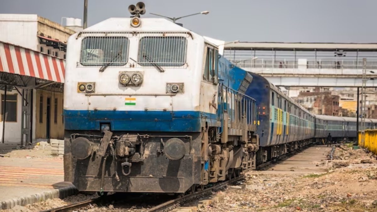 मुंबई: LTT और मऊ के बीच नई ट्रेन 16 दिसंबर से शुरू, स्टॉपेज से लेकर ...
