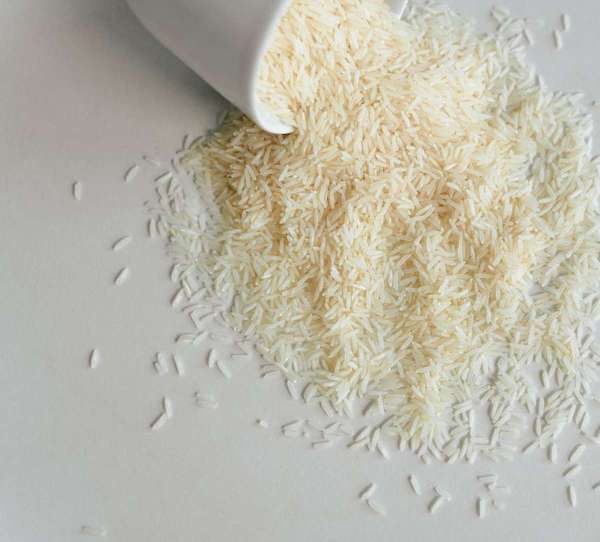 कच्चे चावल खाने से हो सकते हैं ये 4 बड़े नुकसान, सावधान रहें