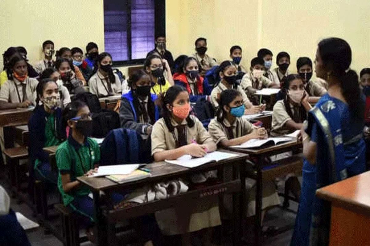कड़ाके की ठंड में छात्रों को नहीं जाना पड़ेगा स्कूल, 3 फरवरी तक लखनऊ ...