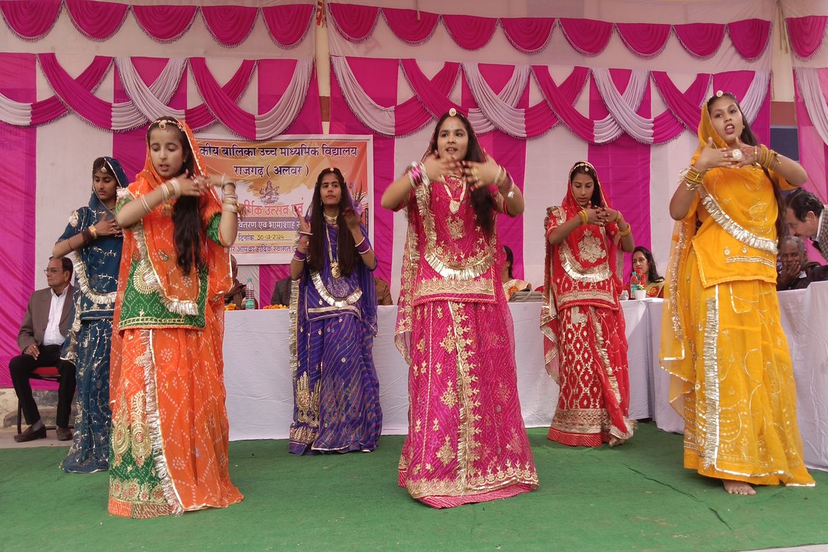 गूंजे देश भक्ति के तराने, थिरकीं छात्राएं…देखे वीडियो | Patrika News