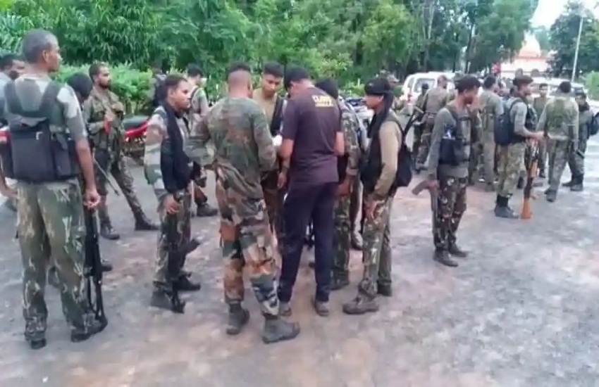 CG Breaking: कवर्धा में पुलिस व नक्सलियों में फायरिंग, मुठभेड़ में दो नक्सली घायल | CG Breaking ...