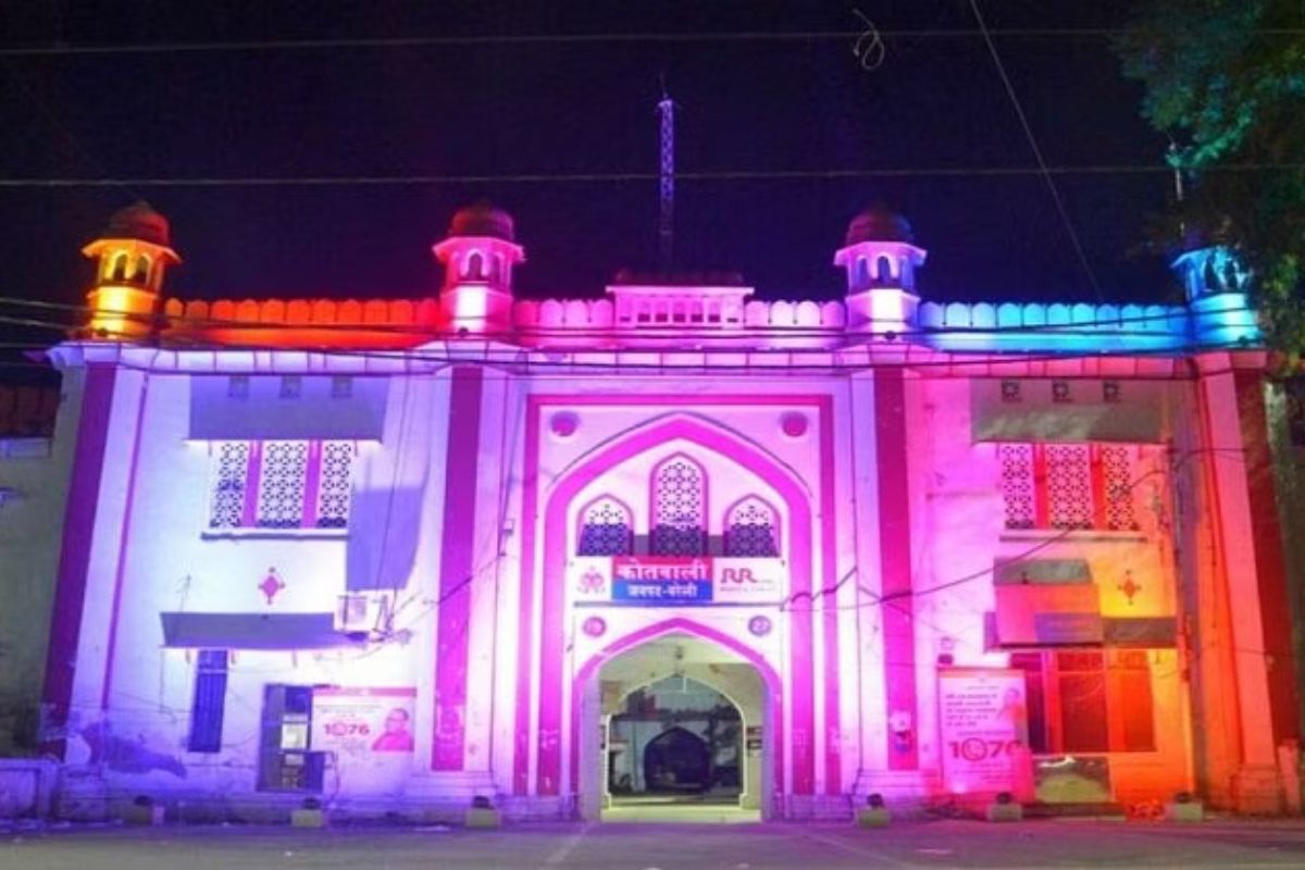 रुहेलखंड नहर का प्लाट बताकर बनाया फर्जी लेटर, नकली एंटी करप्शन अफसर पर ...