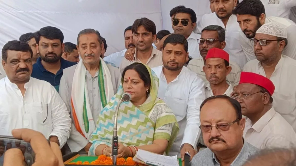 Ruchi Veera: सपा प्रत्याशी रुचि वीरा के सामने ही पार्टी में दिखी ...