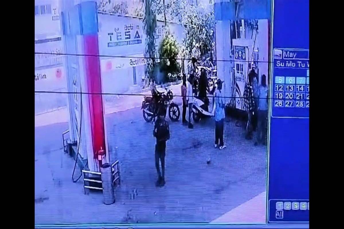 CG Crime News: बिलासपुर में फिर गुंडागर्दी! युवकों ने पेट्रोल पंप कर्मी को पिस्टल दिखाकर धमकाया ...