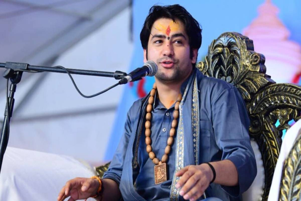 Bageshwar Dham: मुस्लिम देश की तारीफ करने पर सोशल मीडिया पर ट्रोल हुए ...