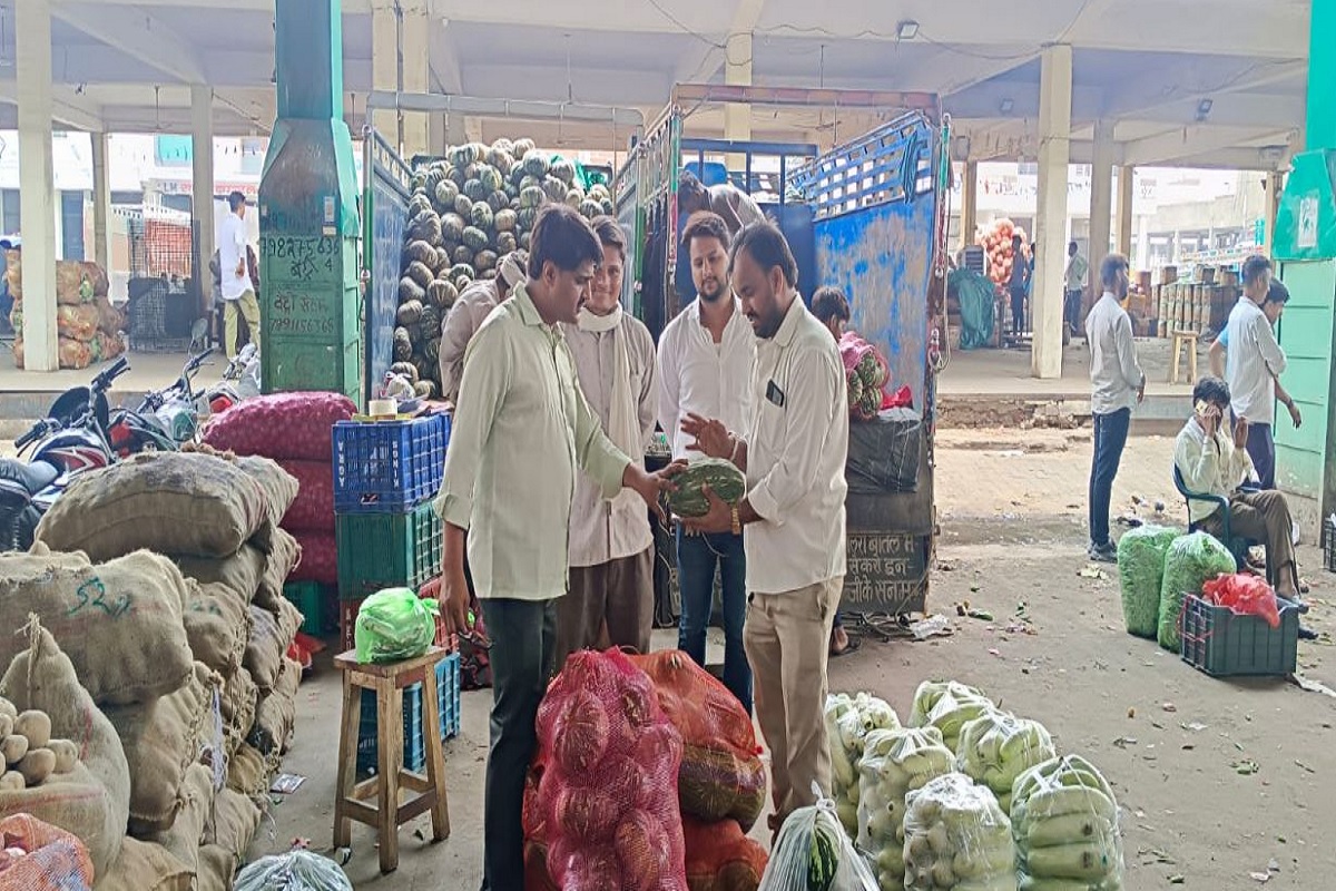 Muhana Mandi : सब्जियां हो रही महंगी, दाम आसमान पर, आमजन परेशान ...