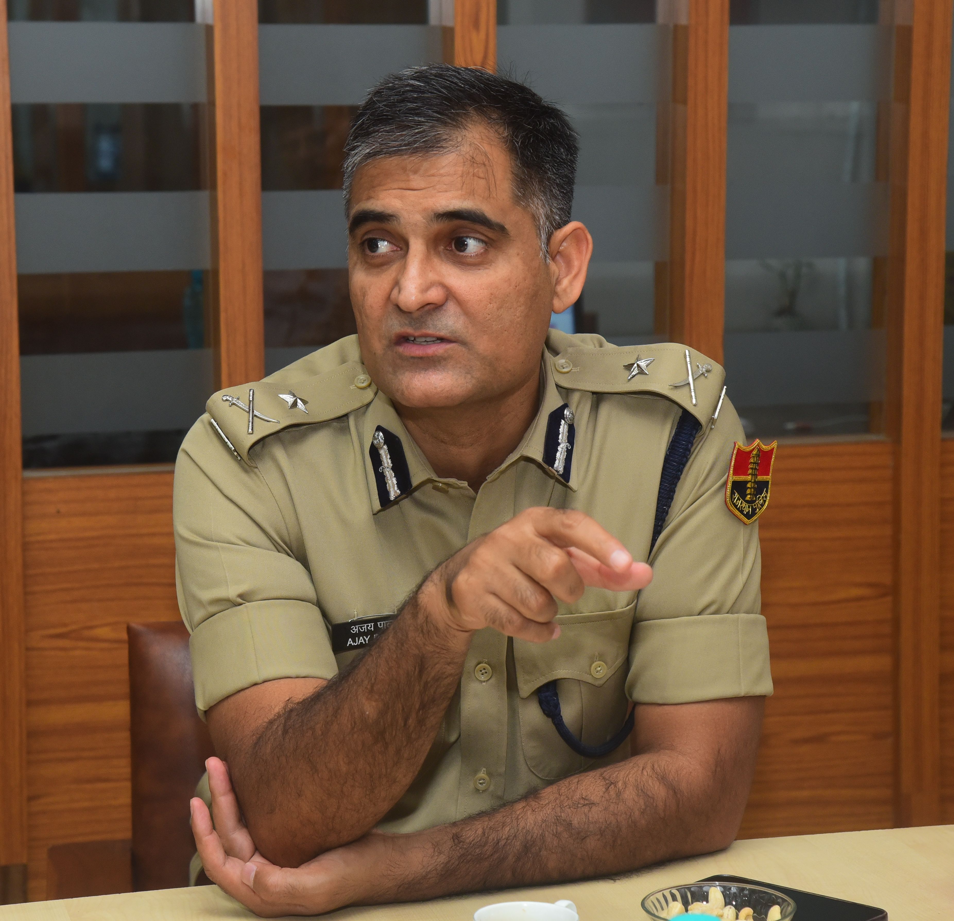 दांतारामगढ़ में दो दिनों से सियासी पारा उफान पर, भाजपा और कांग्रेसी नेता आमने-सामने | Patrika ...