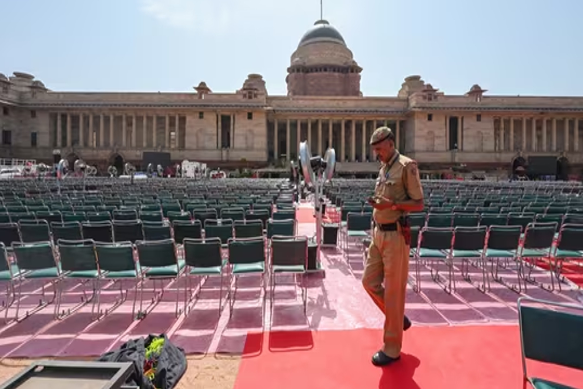 PM Modi Oath Ceremony: सजाया गया राष्ट्रपति भवन, आठ हजार मेहमान, तीन ...