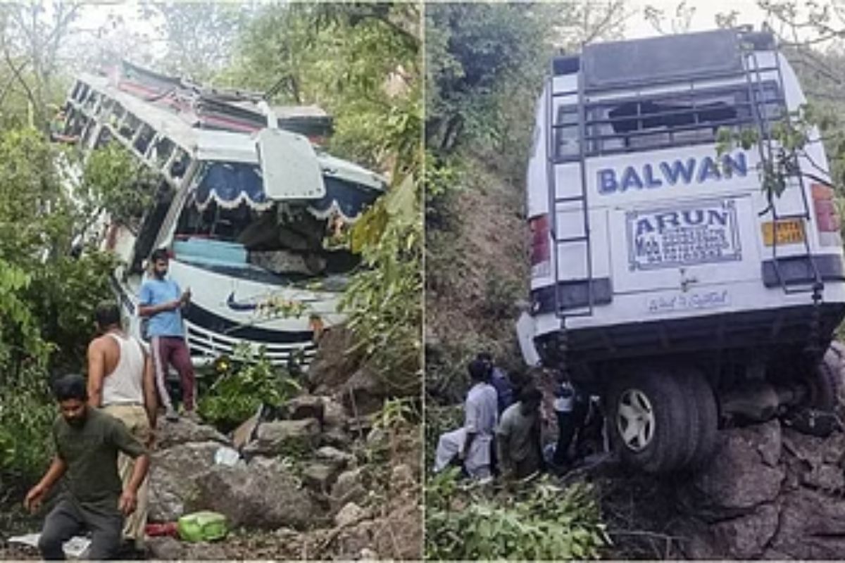 Jammu-kashmir में श्रद्धालुओं की बस पर आतंकी हमला, 10 लोगों की मौत ...