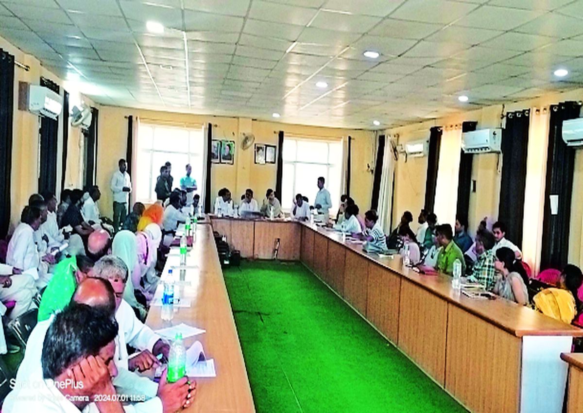 साधारण सभा की बैठक: बिजली-पानी के मुद्दे छाए, भैंस व ट्रैक्टर चोरी पर ...