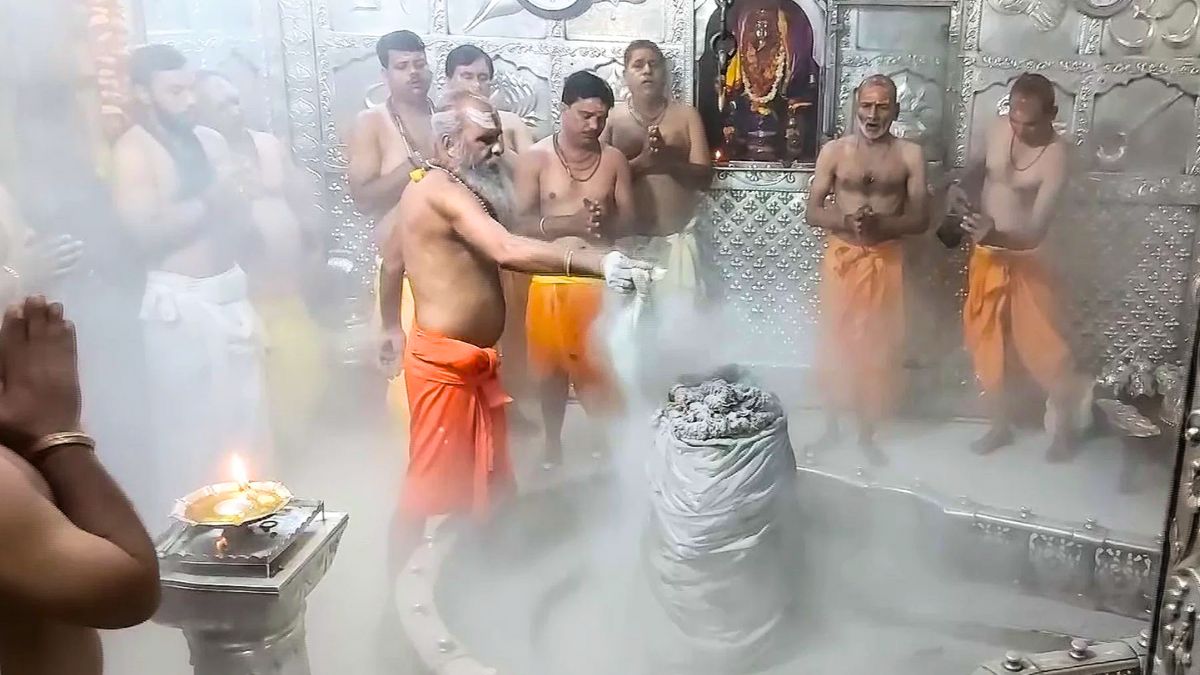 Bhasm Aarti: बाबा महाकाल की भस्म आरती दर्शन के लिए बदल गई व्यवस्था, जान ...
