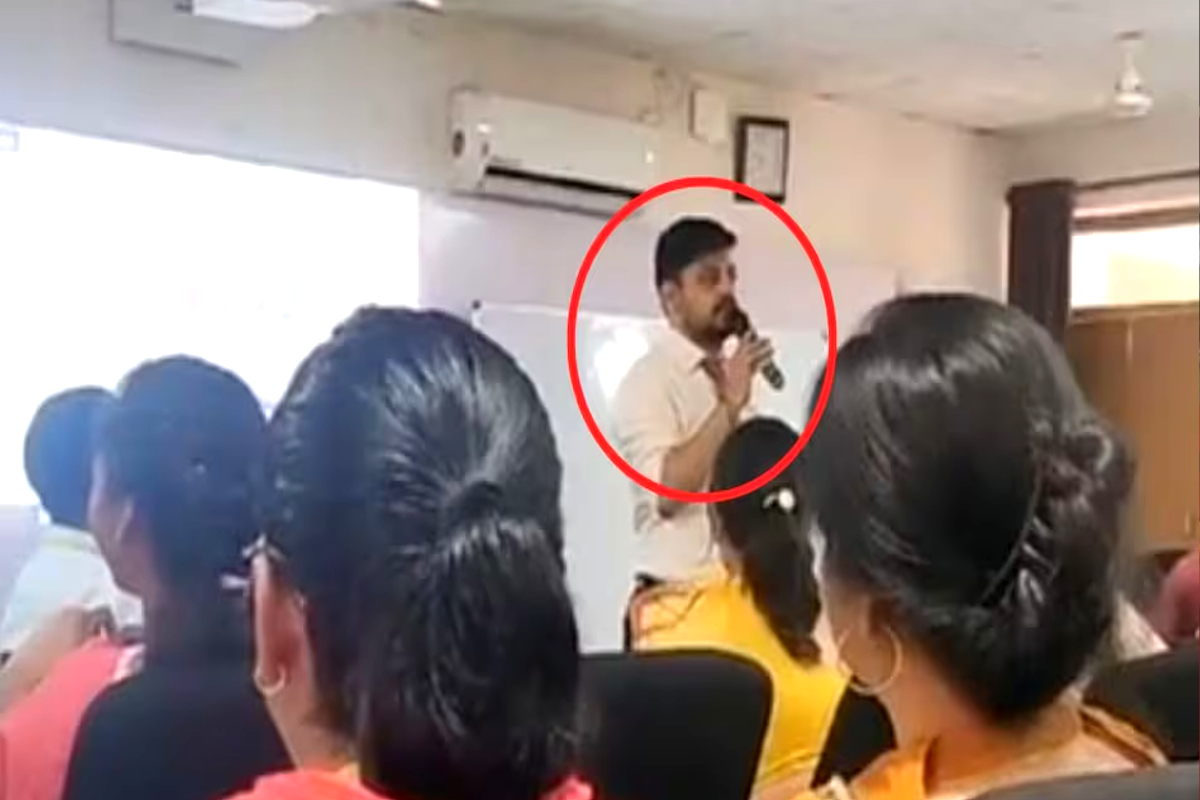 ‘स्कूल में टीचर चप्पल पहनकर आए तो उसी से मारेंगे’, IAS के विवादित बयान पर मचा हंगामा | jharkhand ...