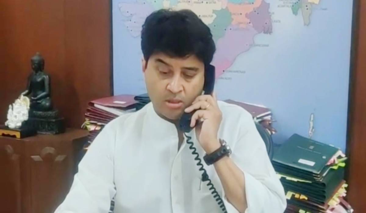 Jyotiraditya Scindia: ज्योतिरादित्य सिंधिया ने देर रात कलेक्टर को घनघनाया फोन, बोले- कलेक्टर ...
