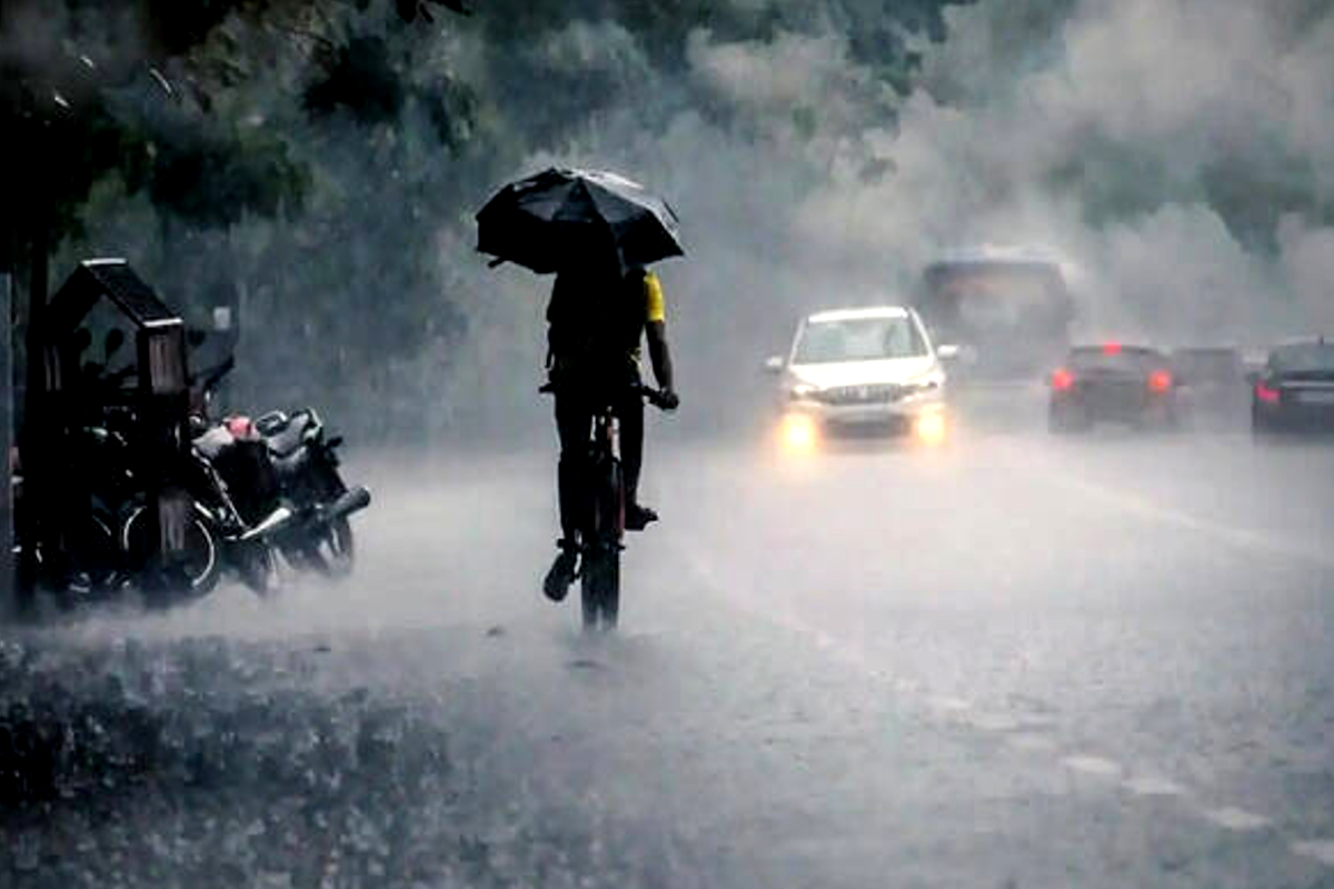 Rain Alert : अगले 4 घंटों में शुरु होगी धमाकेदार बारिश, इन जिलों में गरज के साथ आंधी, बिजली ...