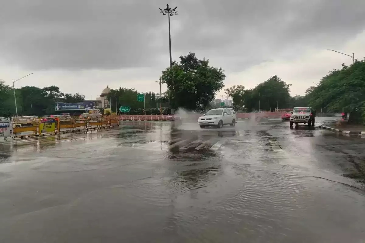 Jaipur Rain: बारिश का आंकड़ा मापने में सालों पुरानी व्यवस्था, इन जगहों ...